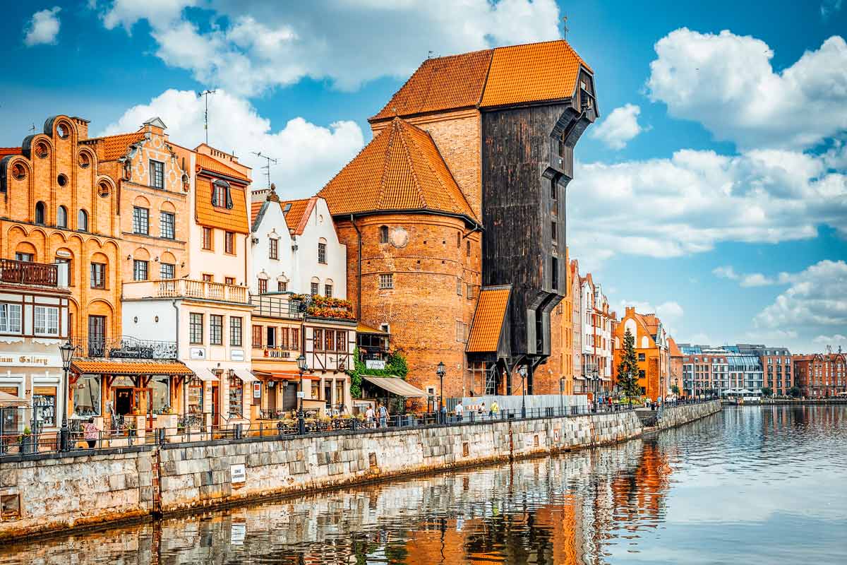 Krantor (Żuraw) – Hafenkran & Wahrzeichen in Danzig